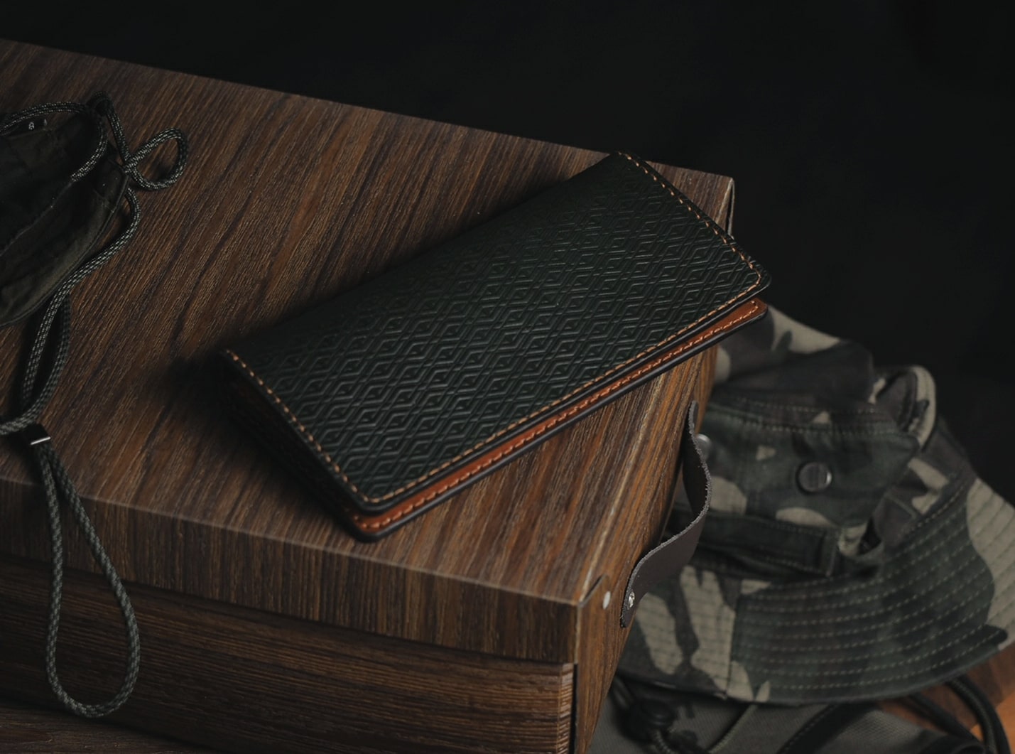 Long Wallet (12 Card Slots)