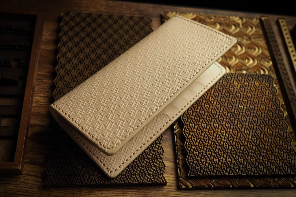 Long Wallet (12 Card Slots)