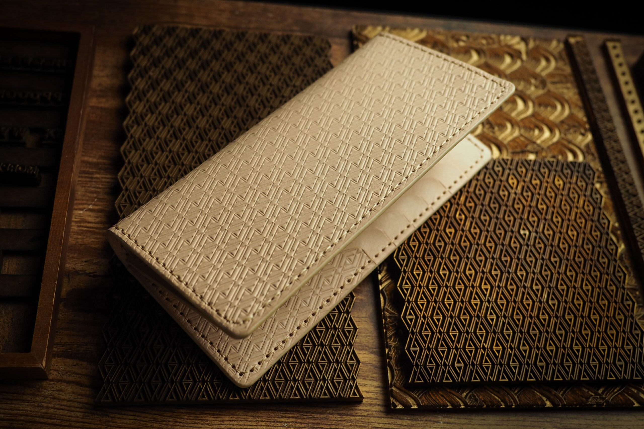 Long Wallet (12 Card Slots)